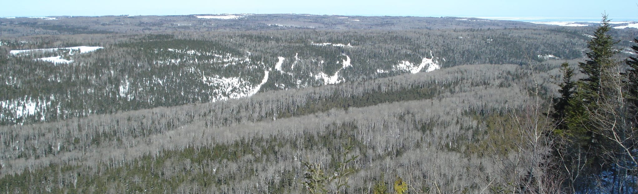 Sentier de la Montagne-Ronde vers Sentier des Monts Notre-Dame: 23 foto ...