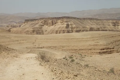 Best Hikes and Trails in Makhteshim and Ein Yahav Nature Reserve ...