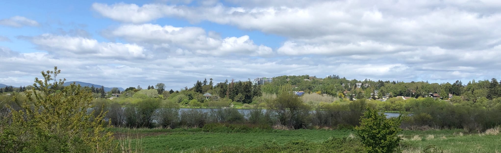 Lochside Regional Trail: 276 foto's - Brits-Columbia, Canada | Wandelen ...