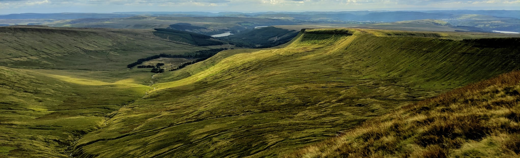 Pen Y Fan And Corn Du Via The Motorway Powys Wales 1 168 Reviews