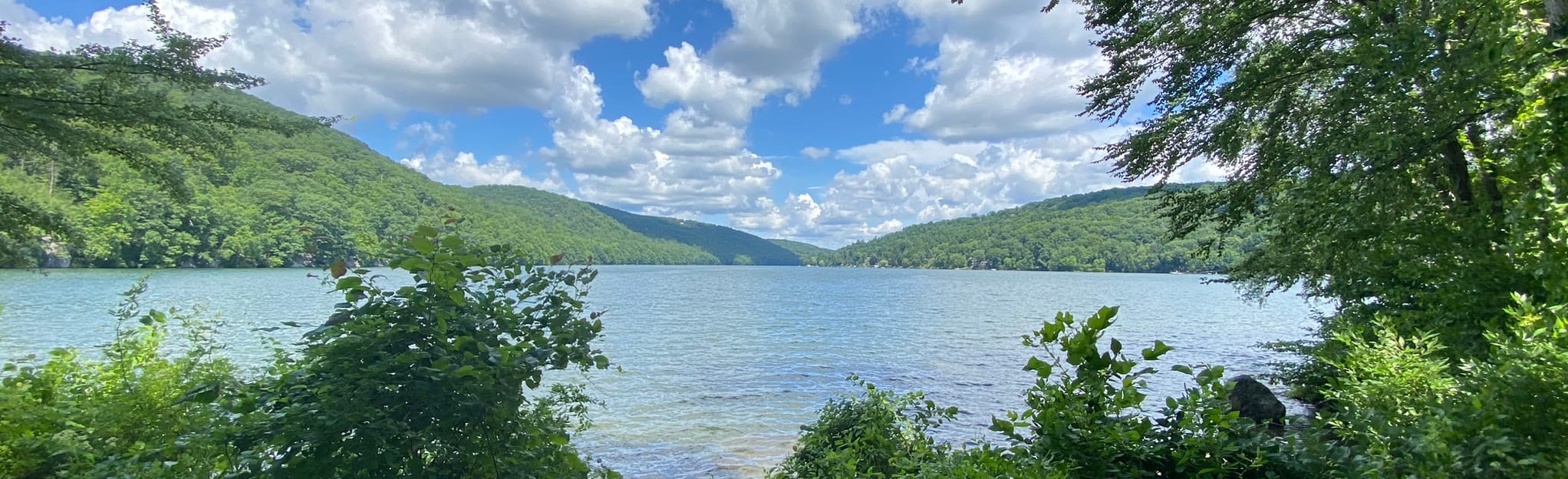 Squantz Pond Trail, Connecticut - 419 Reviews, Map | AllTrails