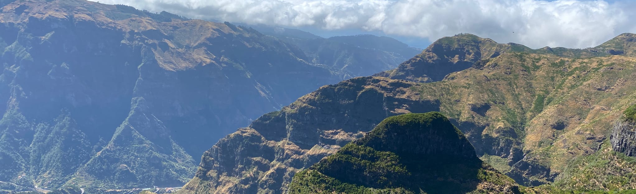 Bica da Cana - Lombo do Mouro via trilho PR17, Madeira, Portugal - 38 ...