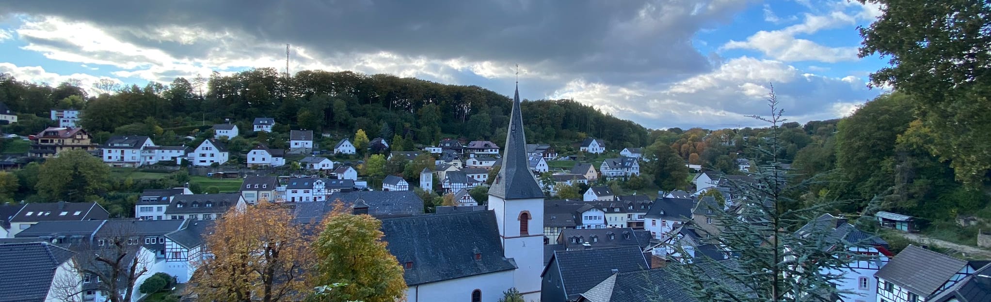 Blankenheim: Tiergartentunnel-Wanderweg, North Rhine-Westphalia ...