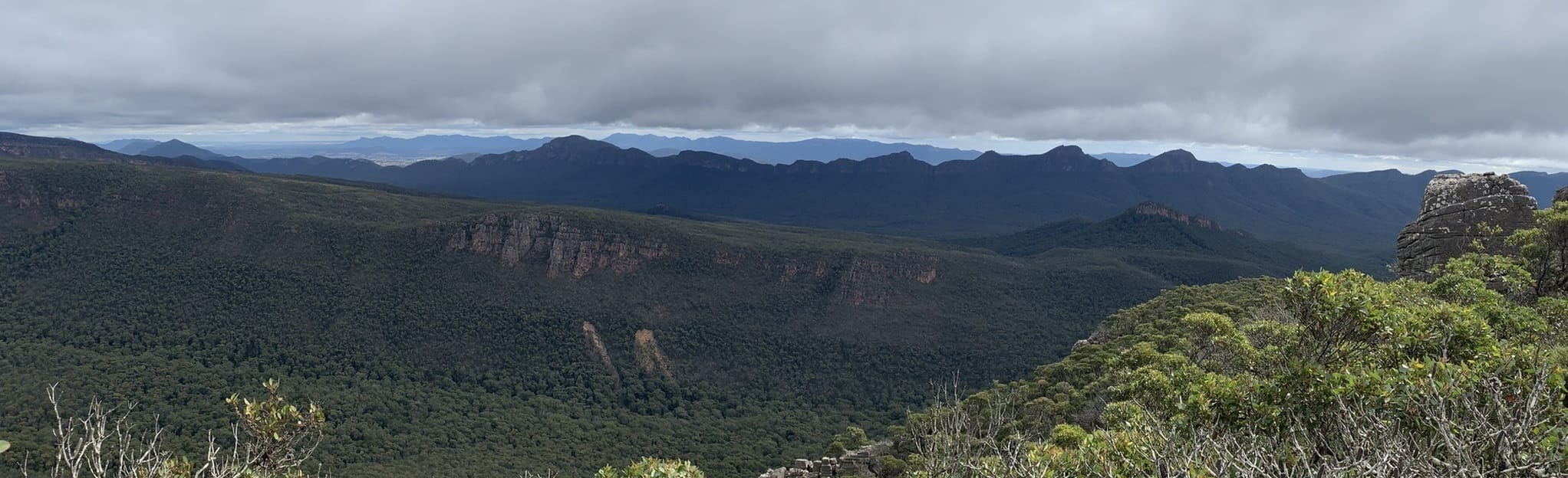 Grampians Peak Trail: Section C4 - Duwul (Mt William) to Durd Durd: 32 ...