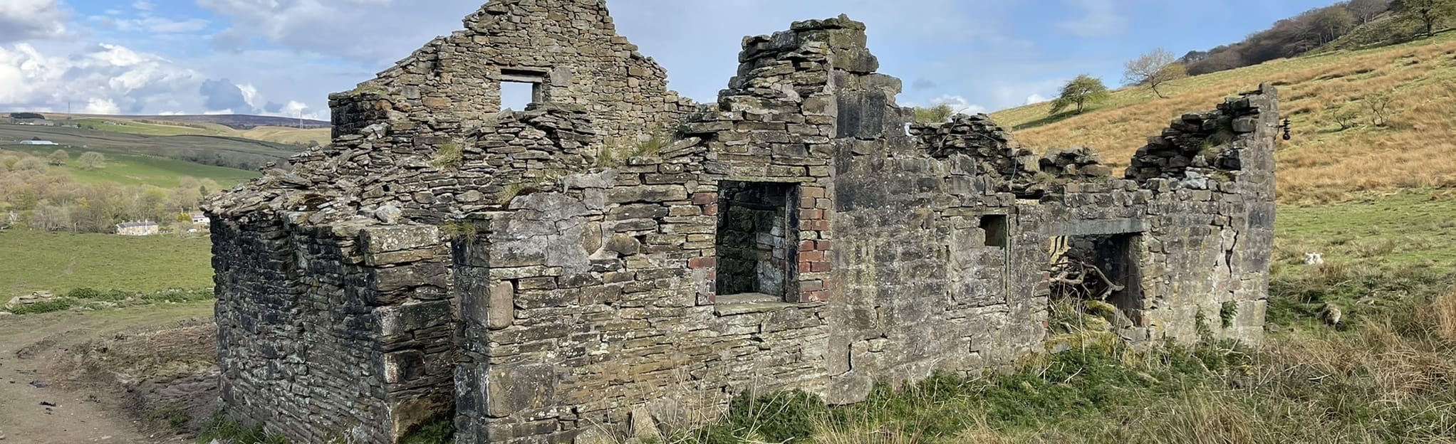 Holme Chapel, Thieveley Pike, and Singing Ringing Tree Circular | Map ...