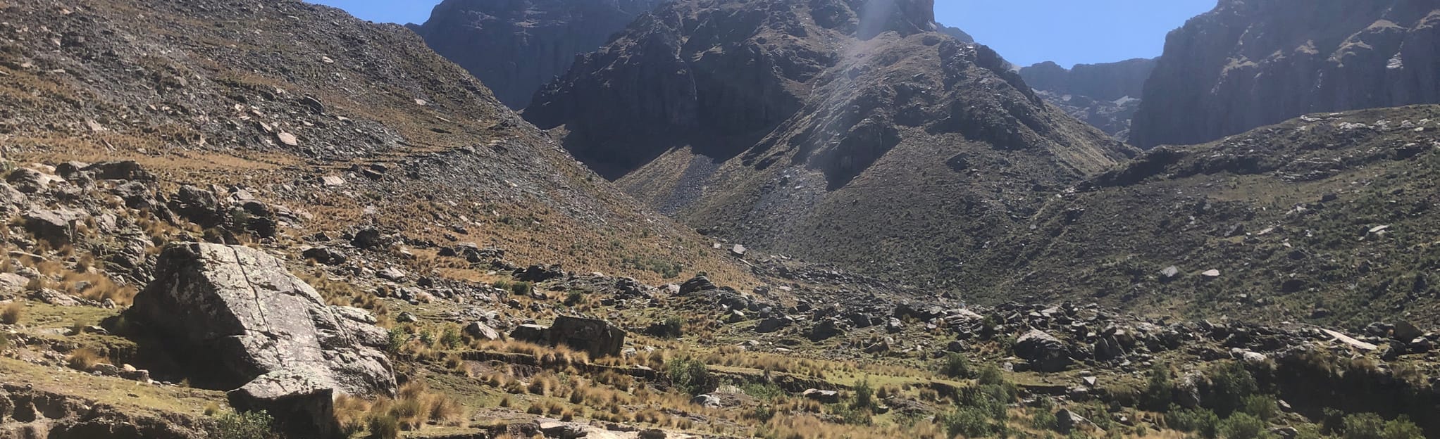 Base Tunari via Laguna Cajón y Senda al Pico Tunari - Cochabamba ...