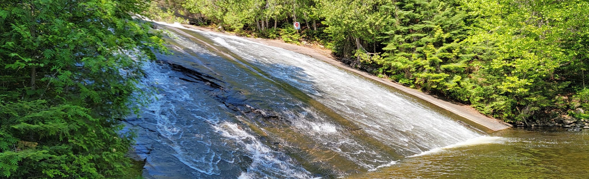 Lac Windigo au Réservoir Baskatong - Chemin des Draveurs - Quebec ...