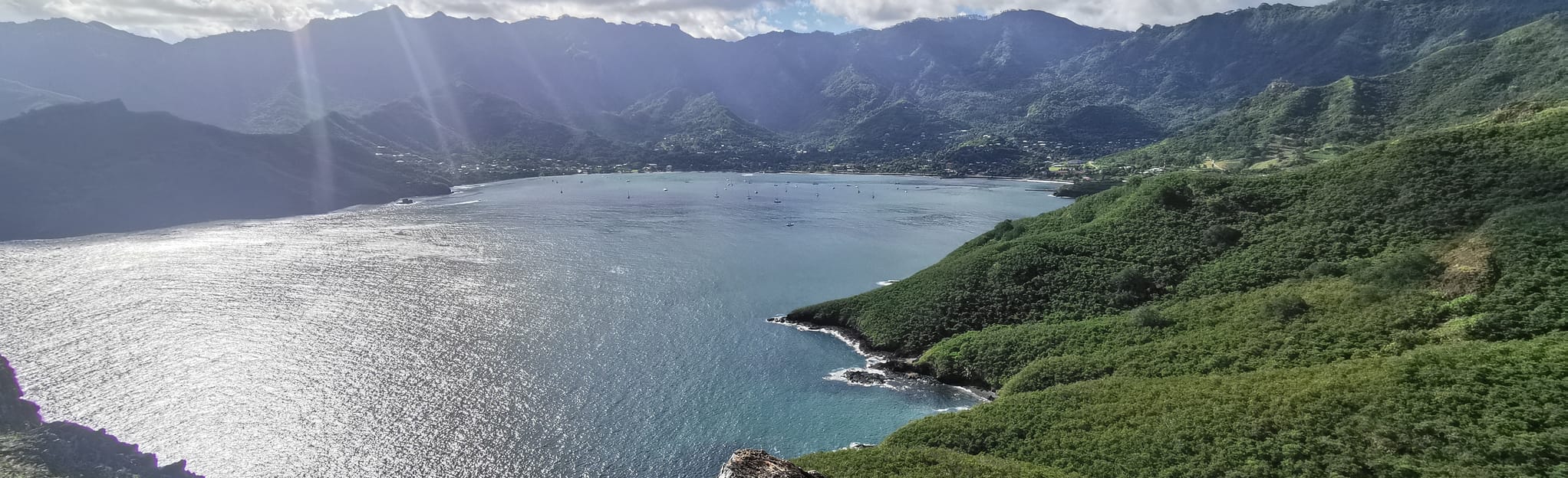 Baie Est de Taiohae : 28 Photos - Nuku Hiva, Polynésie française ...