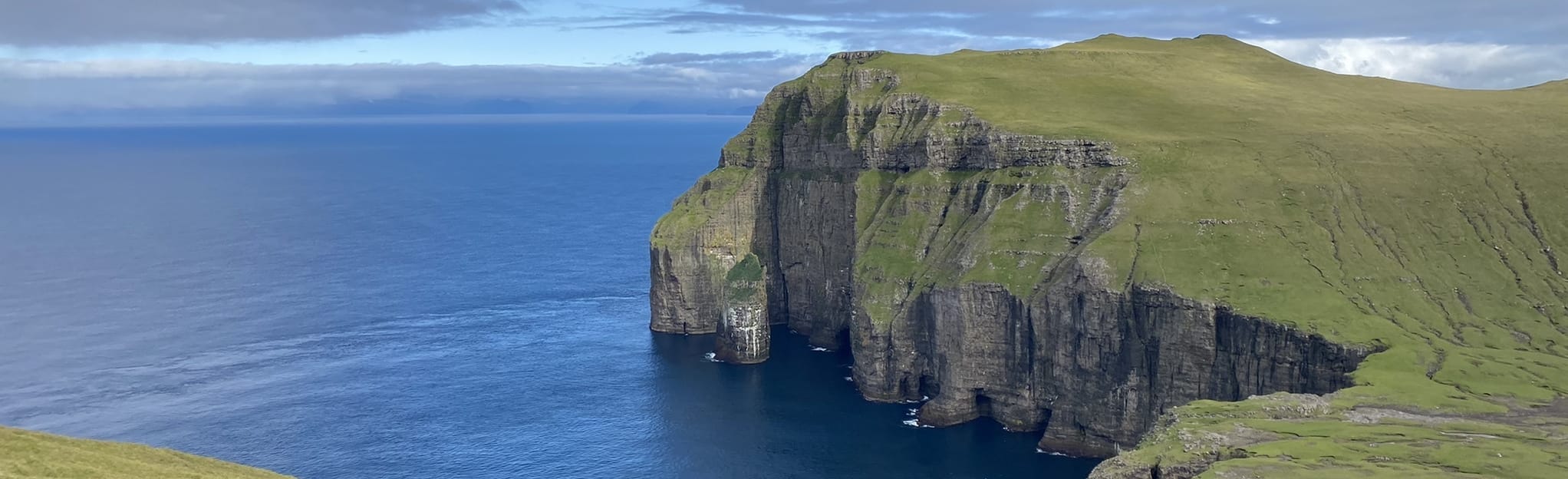 Ásmundarstakkur: 54 foto - Suðuroy, Fær Øer | AllTrails