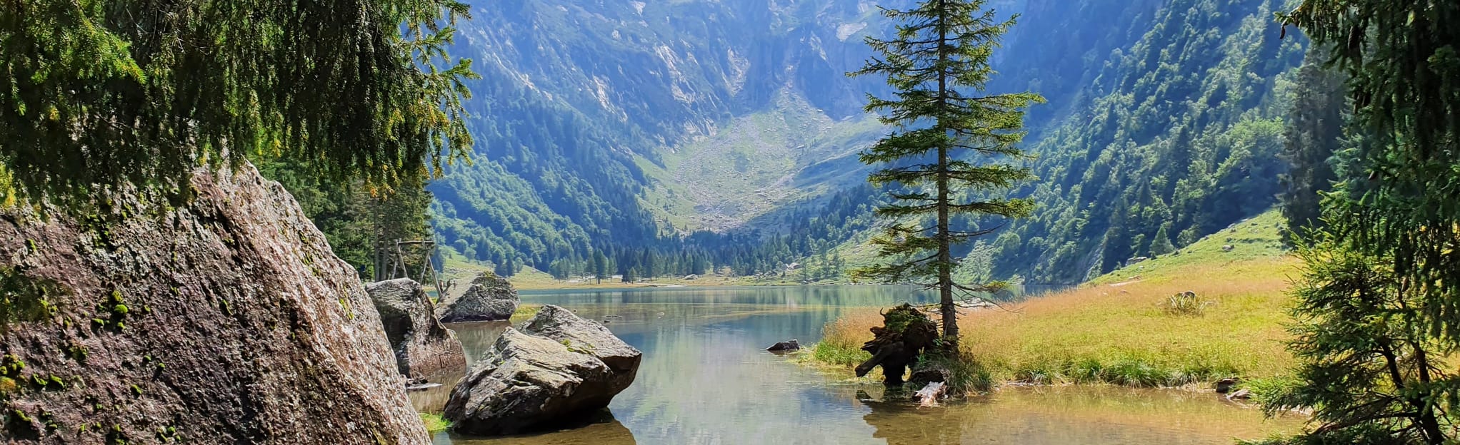 Righetti Fibbioli hut - Lake de Sambrog - Pizzo Foggione, Graubünden ...