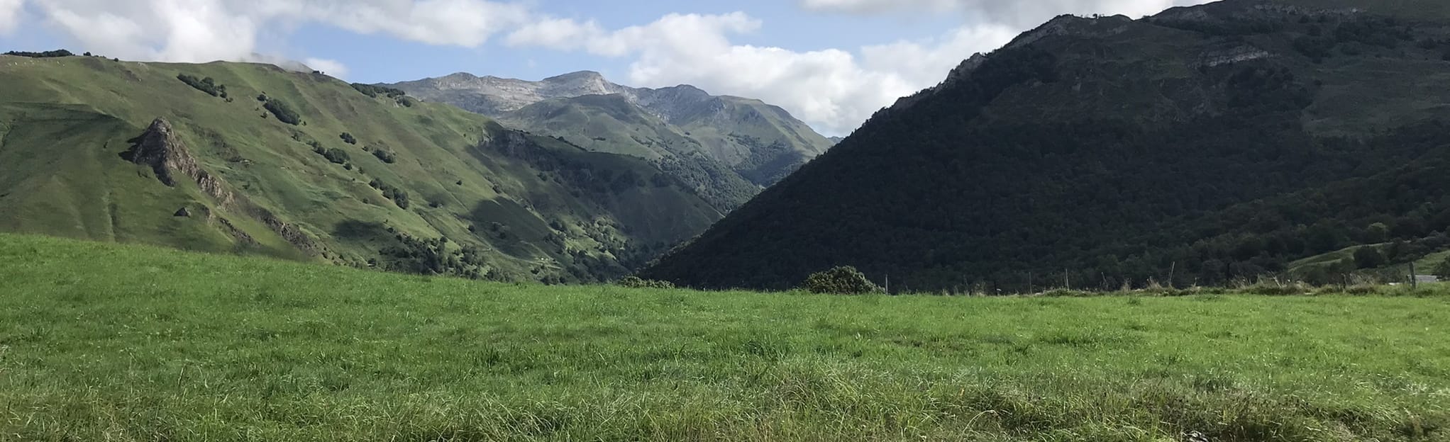 Mont Lazive via Aas : 29 Photos - Pyrénées-Atlantiques, France ...
