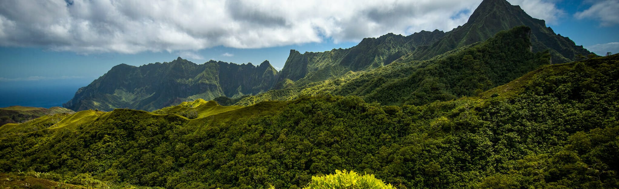 Fatu Hiva Road - Omoa to Hanavave, Marquesas Islands, French Polynesia ...