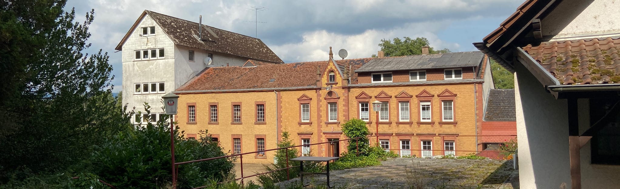 Schloss Münchweiler Weg: 7 Fotos - Saarland, Deutschland | Wandern ...