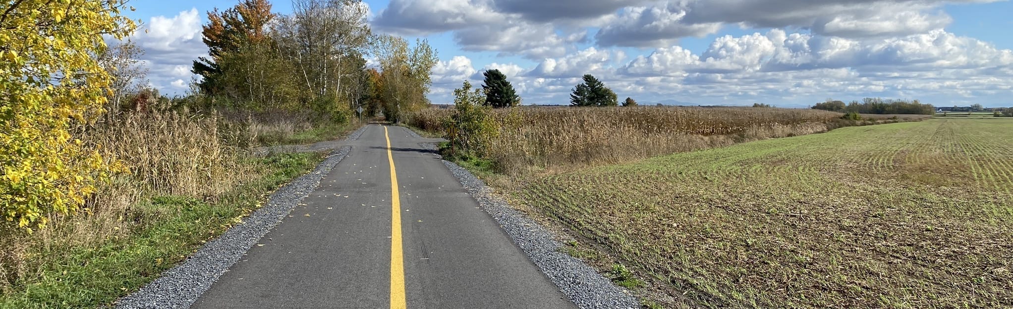 Chemin Du Québec: St-Jean-sur-Richelieu vers Farnham, Quebec, Canada ...