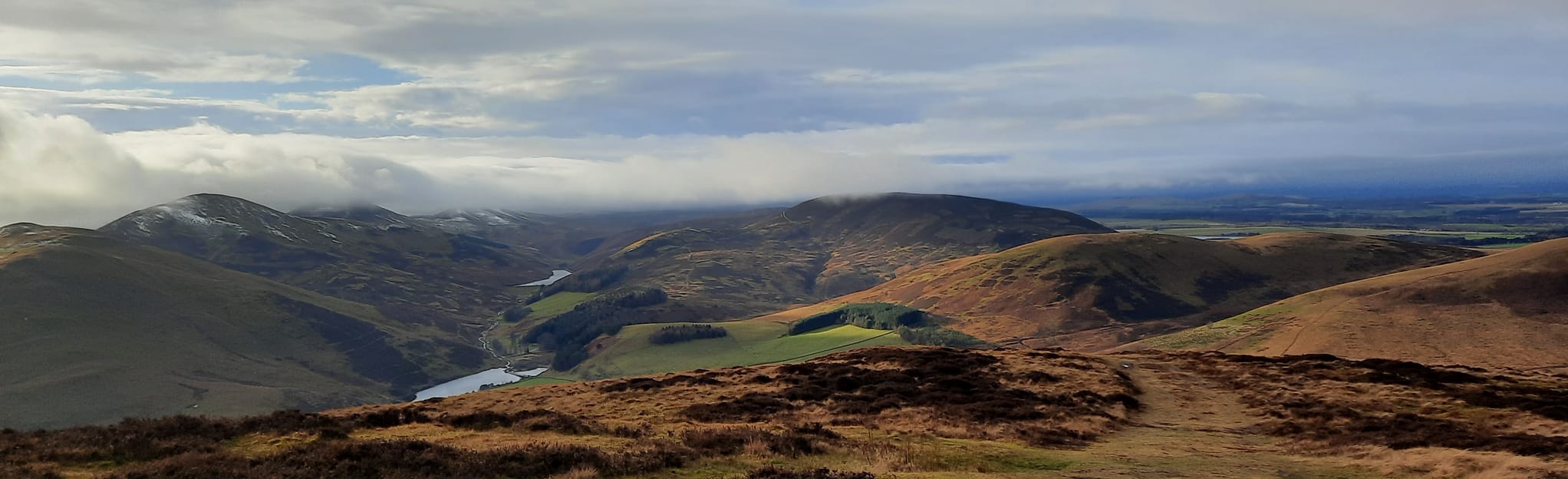Capelaw Hill and Bonaly Reservoir Lookout: 60 fotos - Edinburgh ...