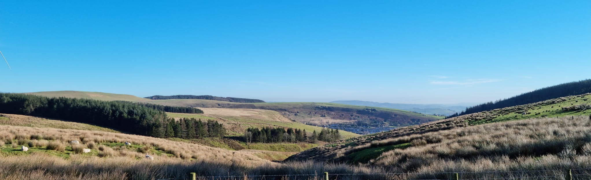 Gilfach Goch Windmills: 29 Fotos - Rhondda Cynon Taf, Wales | AllTrails