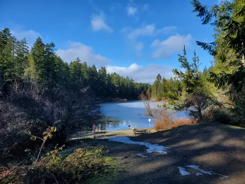 Spectacle Lake Provincial Park: de beste routes om te wandelen | AllTrails