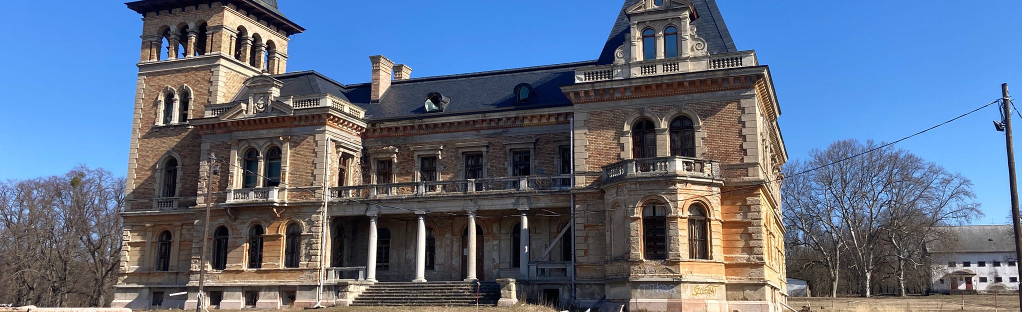 Simay-Holczer Castle - Kégl Palace, Fejér, Hungary - Map, Guide | AllTrails