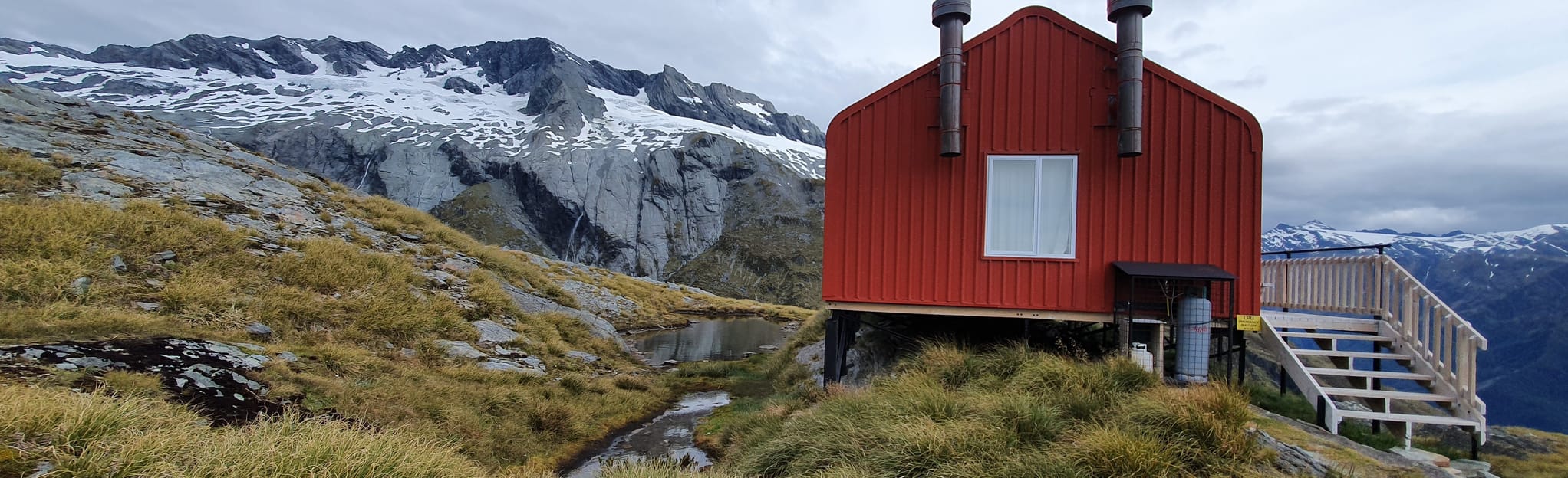 French Ridge Hut from Wanaka Mount Aspiring Roadend Carpark, Otago, New ...