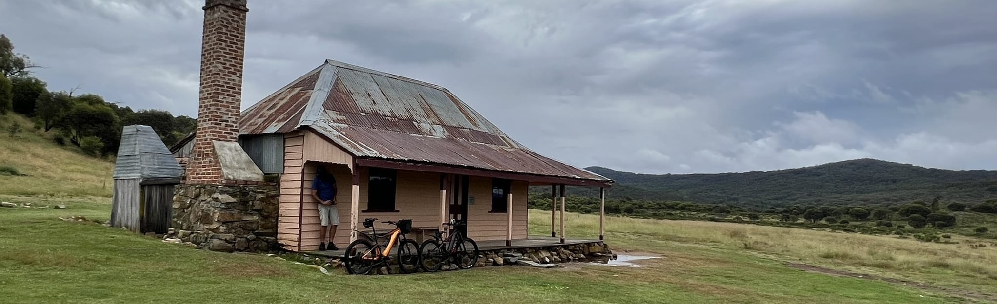 Tantangara Dam to Old Currango Homestead and Hainsworth Hut Loop, New ...
