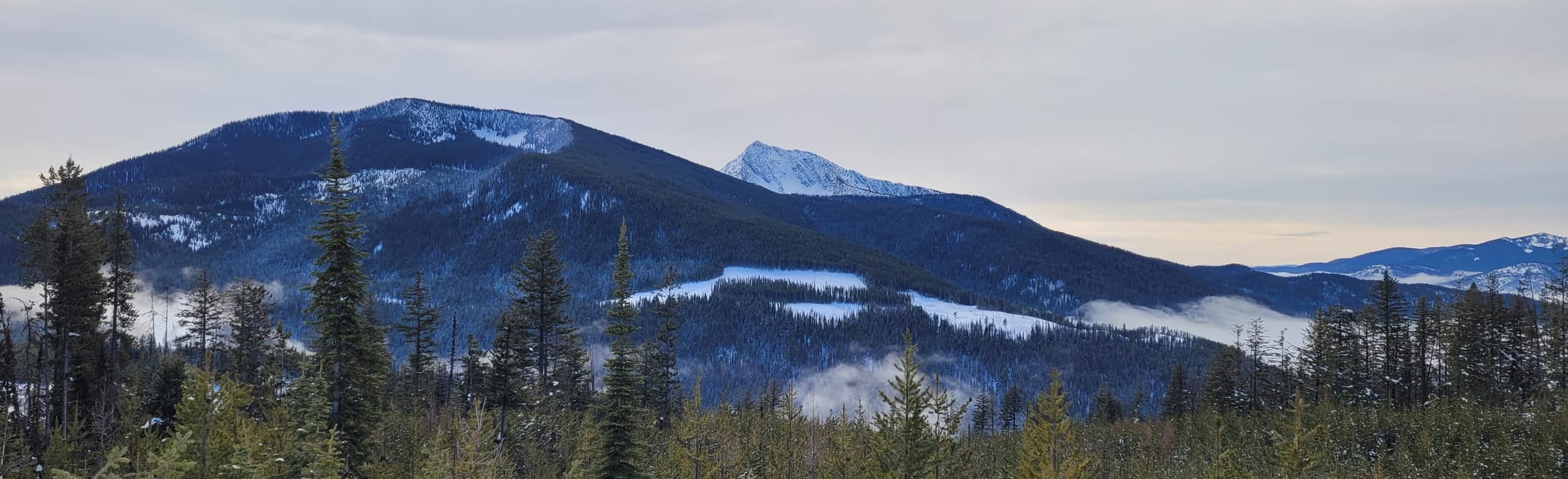 Rock 'n Roll Inn and Chimo Cabin: 20 Reviews, Map - British Columbia ...