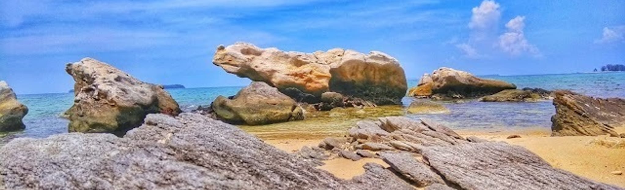 Batu Putih Beach: 1 foto's - Midden-Java, Indonesië | AllTrails