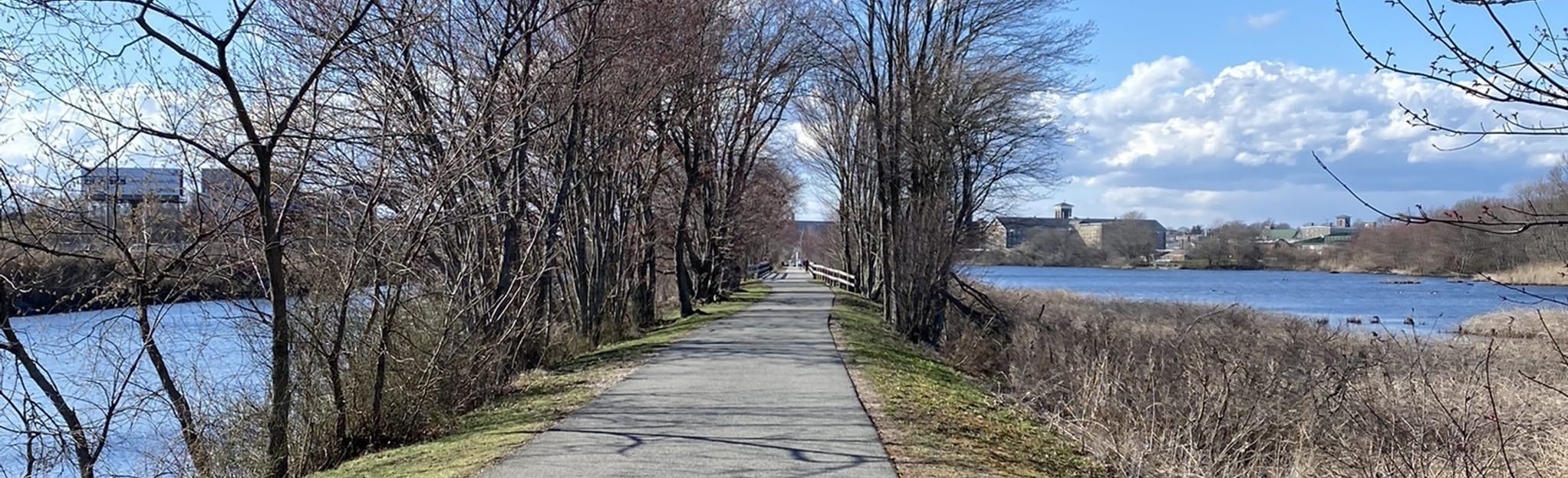 Quequechan River Rail Trail: 129 foto's - Massachusetts | AllTrails
