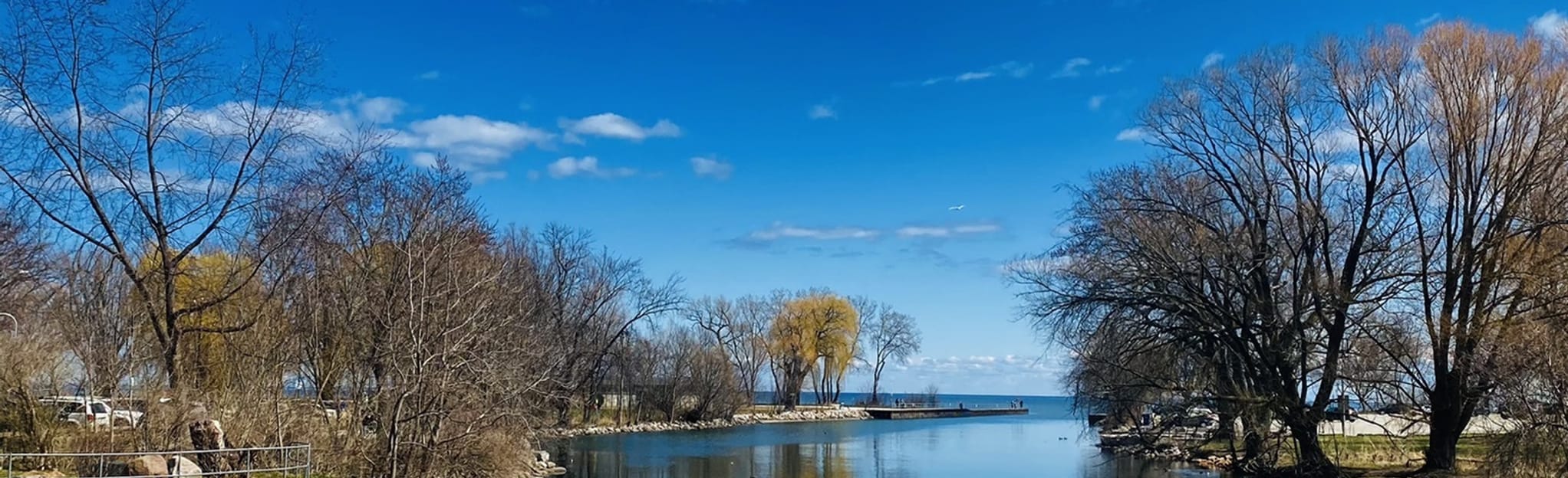 Colonel Samuel Smith Park to Port Credit Harbour, Ontario, Canada - 260 ...