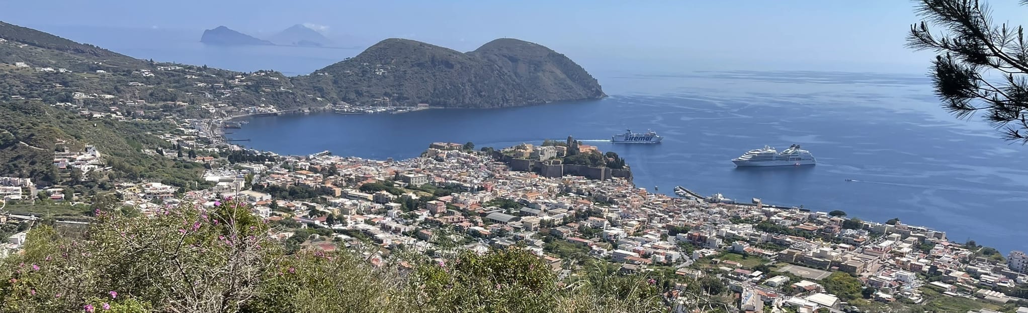 Capparo - Monte Guardia via Lipari: 86 foto's - Isola di Lipari, Italië ...