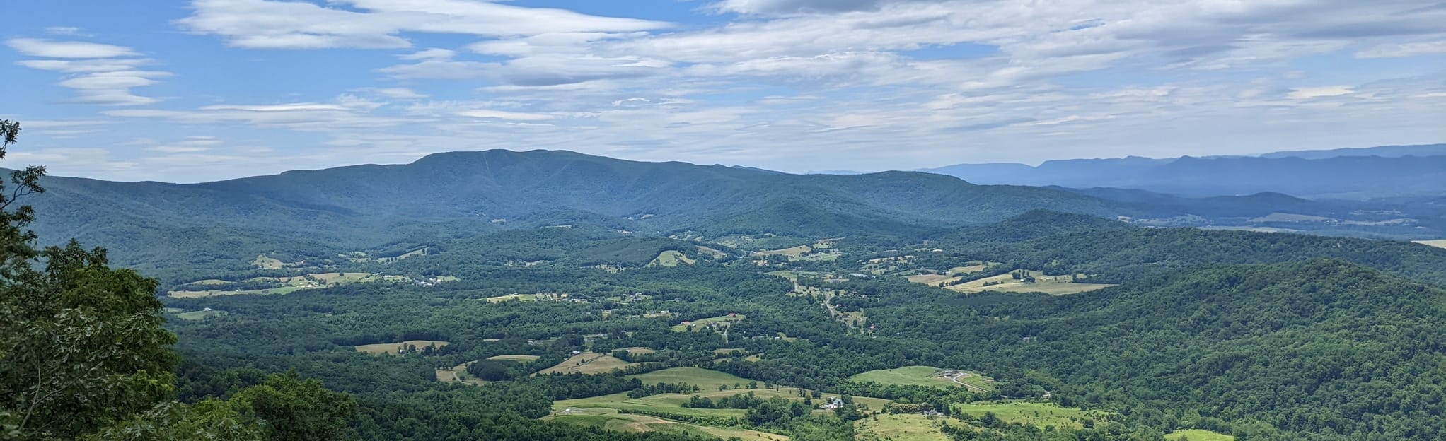 Dickey Ridge Snead Farm Loop Trail from Lands Run Gap, Virginia - 250 ...