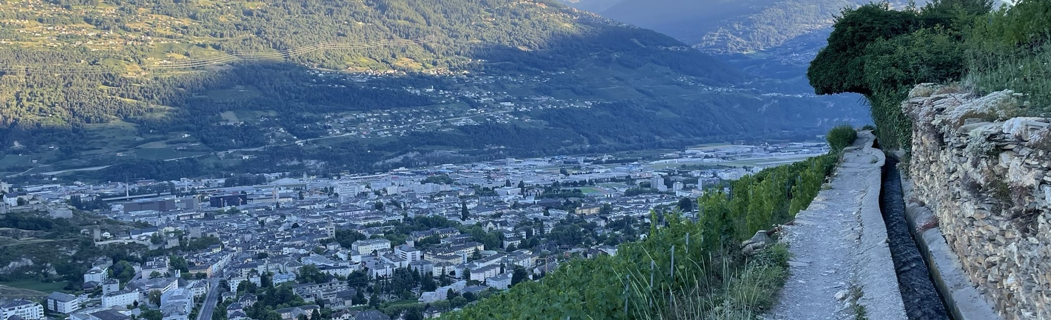 Bisse de Lentine - Castelo de Mont d'Orge: 52 Fotos - Valais, Suíça ...