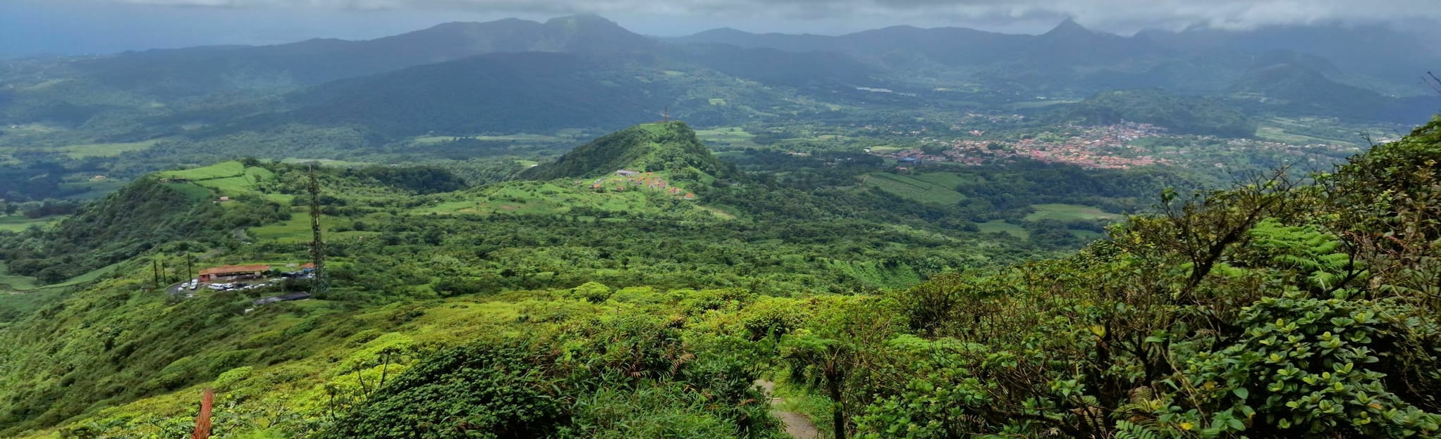 Deuxième Refuge via Sentier de L'Aileron - La Trinité, Martinique ...