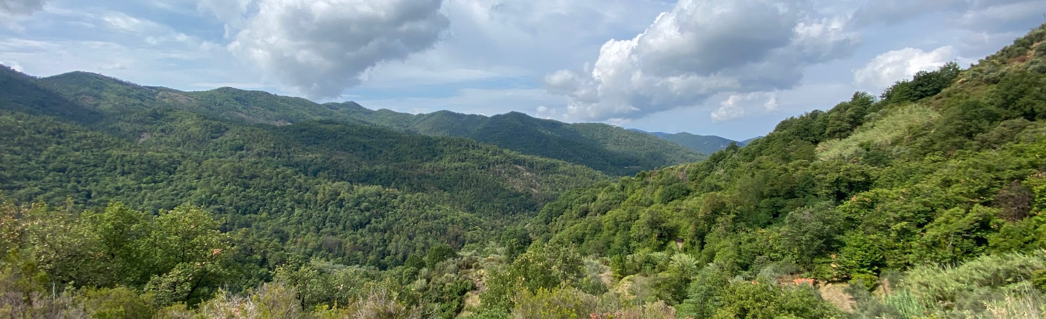 Velva - Oratorio dei Bianchi - Rifugio dell'Orbo, Liguria, Italy - 7 ...