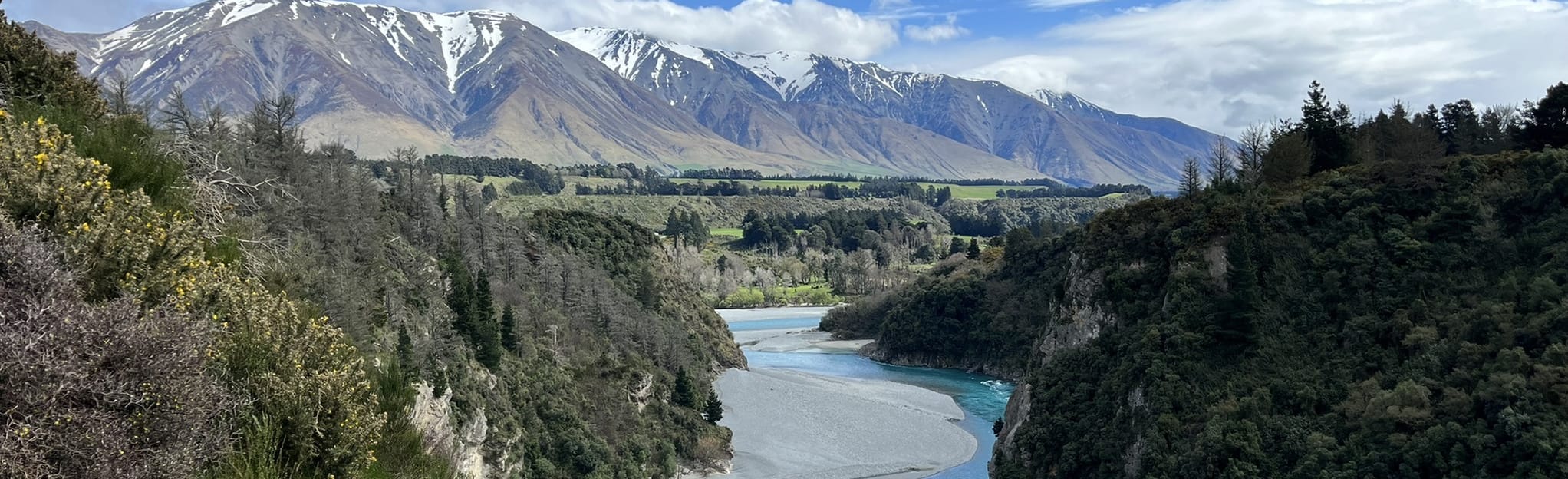 Rakaia Gorge Lookout from Rakaia Gorge Camping Ground: 8 fotos ...