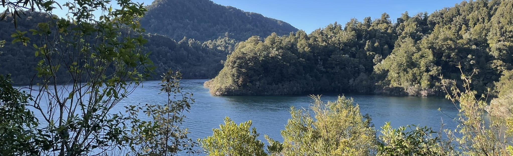 Lake Waikaremoana: Marauiti Hut to Hopuruahine Landing | Map, Guide ...