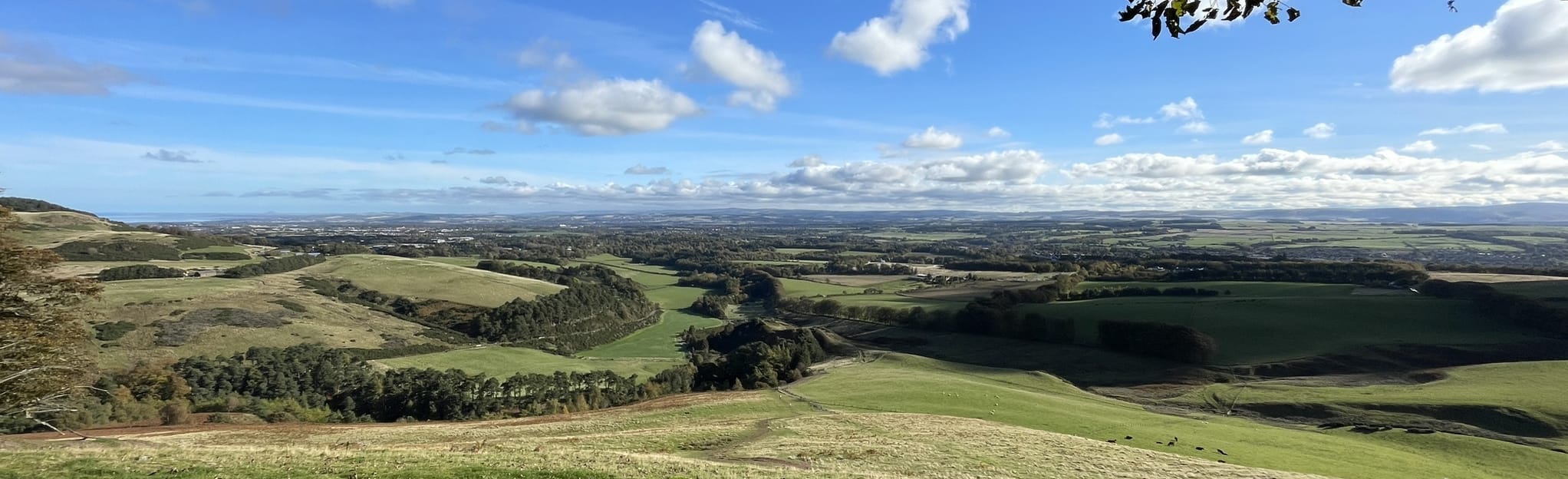 Pentland Hills: Threipmuir Reservoir to Lothianburn, Edinburgh ...