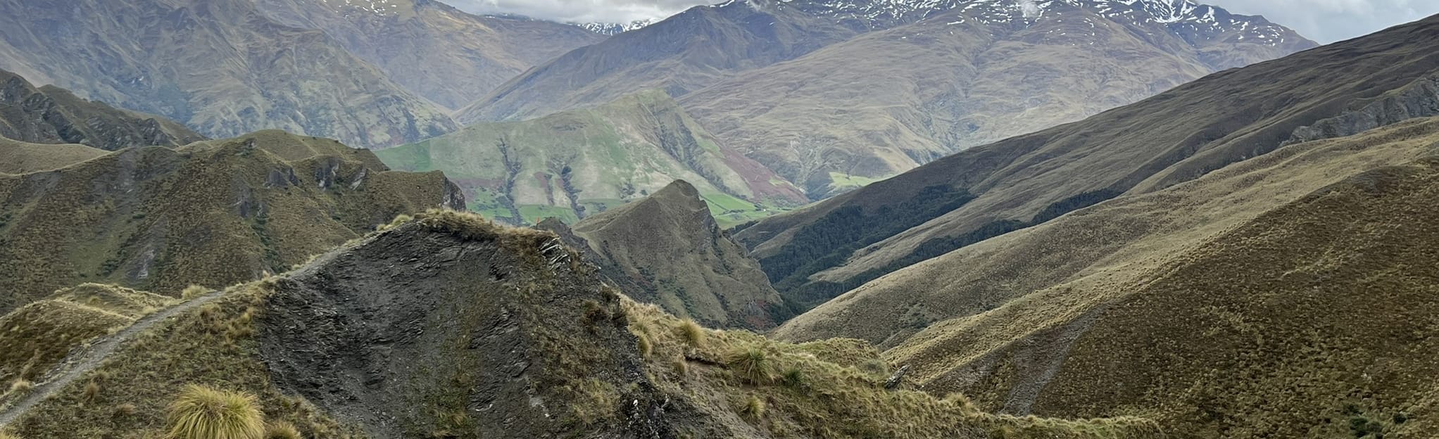 Motatapu Track: Fern Burn Hut to Highland Creek Hut: 17 fotos - Otago ...