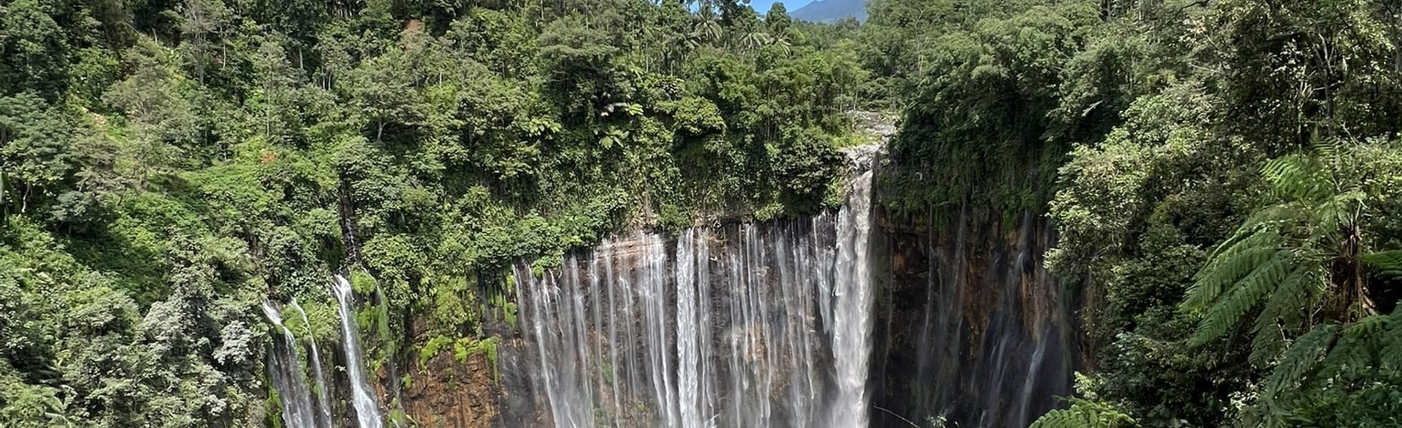 Tumpak Sewu Waterfall: 1 foto's - Oost-Java, Indonesië | Wandelen ...