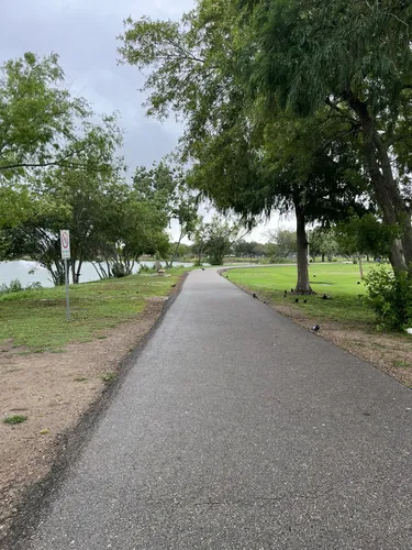 Beste wandelingen en routes in Burke-Crenshaw Park | AllTrails