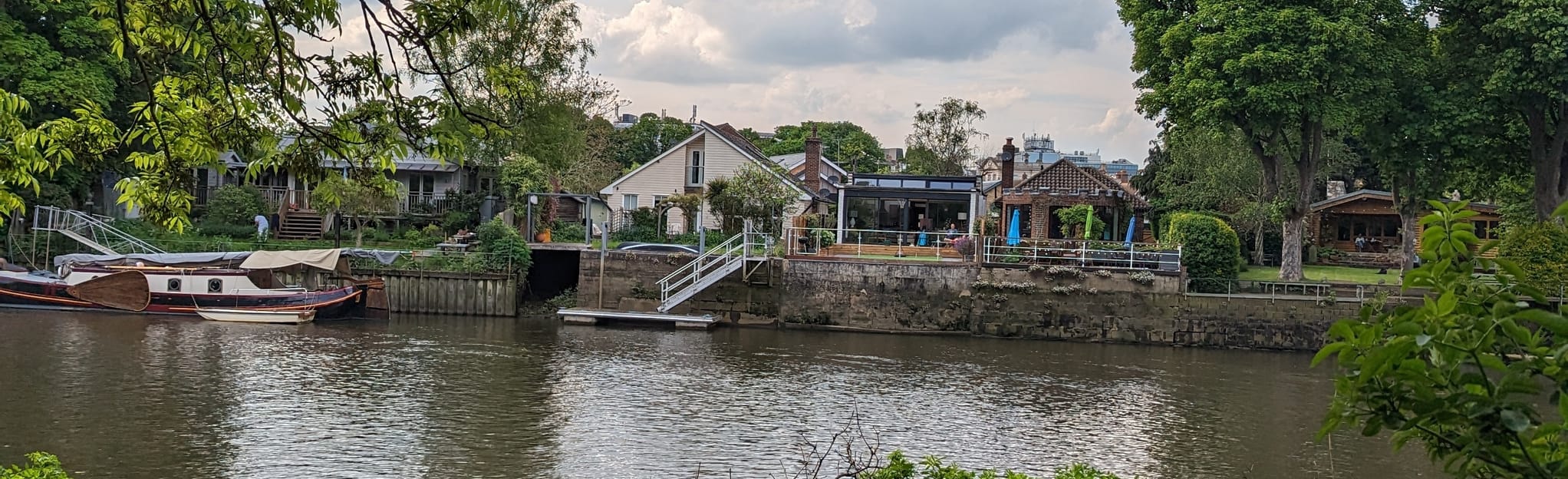 Thames Path: Richmond to Hampton Court: 68 Reviews, Map - London ...
