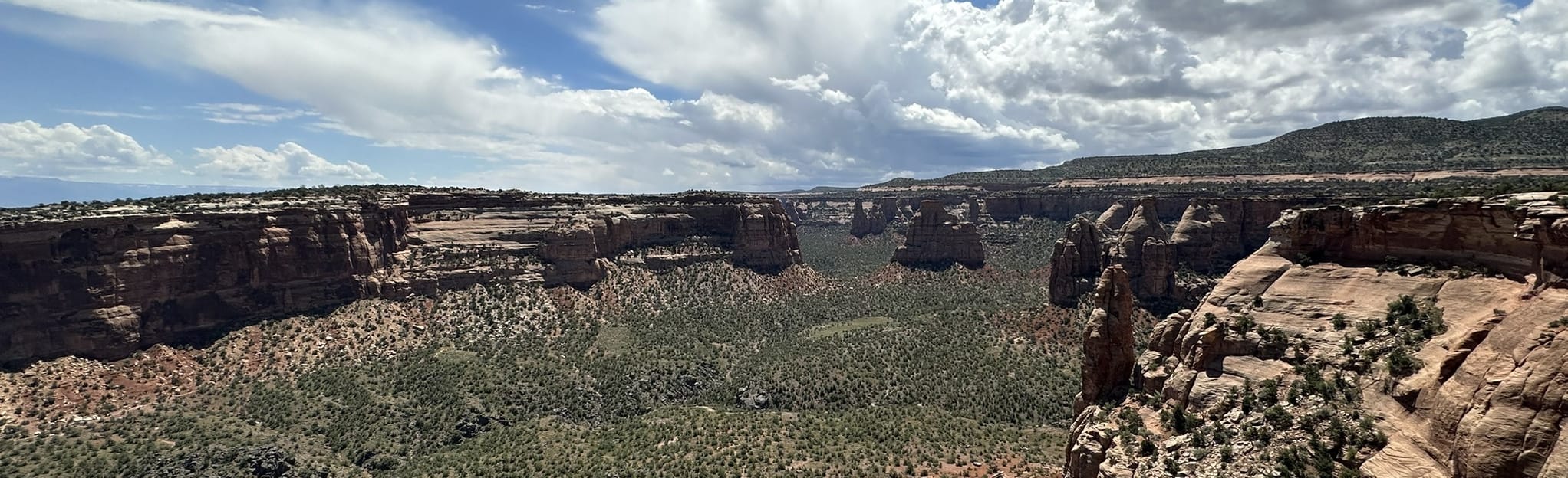 Canyon Rim Trail to Window Rock: 1.050 foto's - Colorado | Wandelen ...