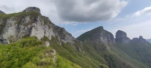 2023 Best Waterfall Trails in Fabbriche di Vergemoli | AllTrails