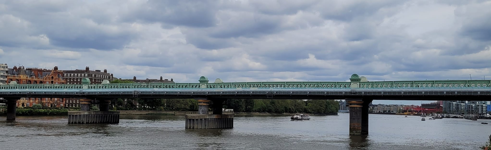 Thames Path: The London Eye to Putney: 25 Reviews, Map - London ...