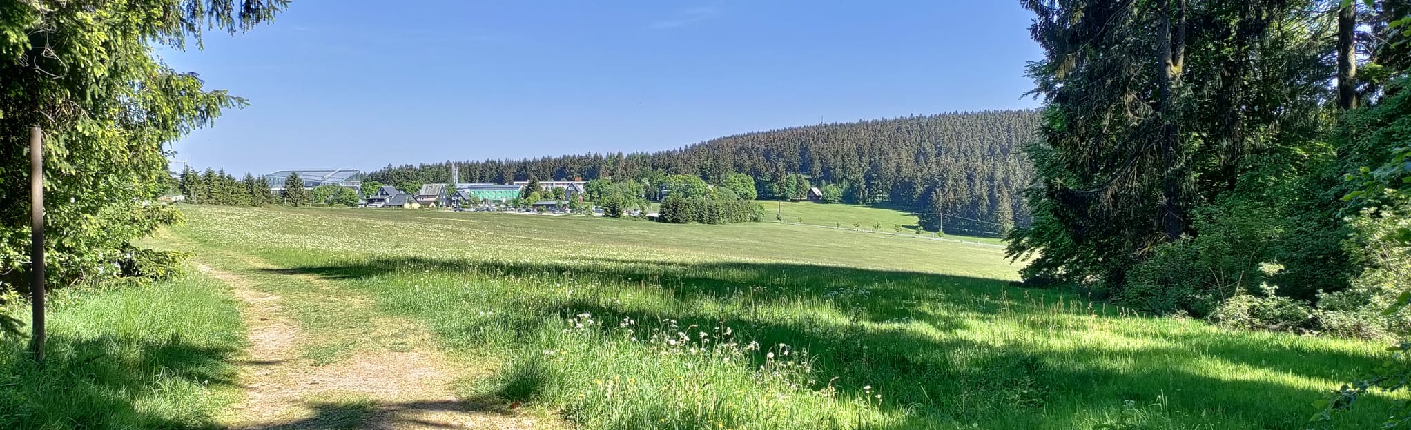 On the Rennsteig to the Triniusstein: 2 Reviews, Map - Thuringia ...