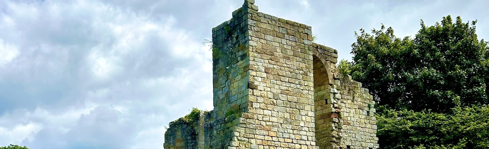 Sandsend, Mulgrave Wood and Castle: 73 Reviews, Map - North Yorkshire ...