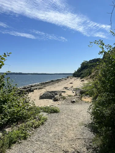 Best 10 Hiking Trails in Sands Point Park And Preserve | AllTrails