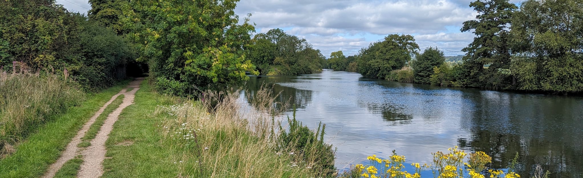 Thames Path: Reading to Pangbourne: 70 Reviews, Map - Berkshire ...