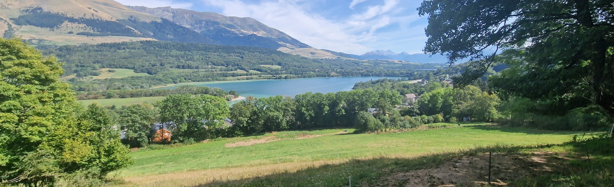 Grand Lac de Laffrey Loop: 40 foto's - Isère, Frankrijk | Wandelen ...