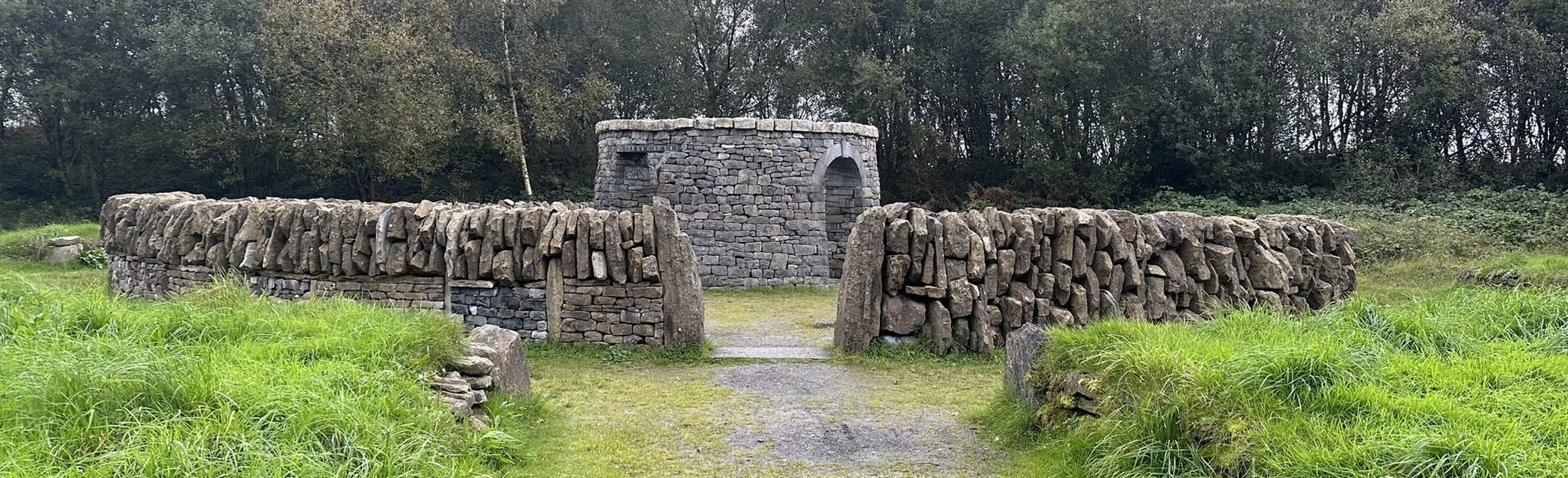 Lough Boora Sculpture Park Loop: 75 foto's - County Offaly, Ierland ...